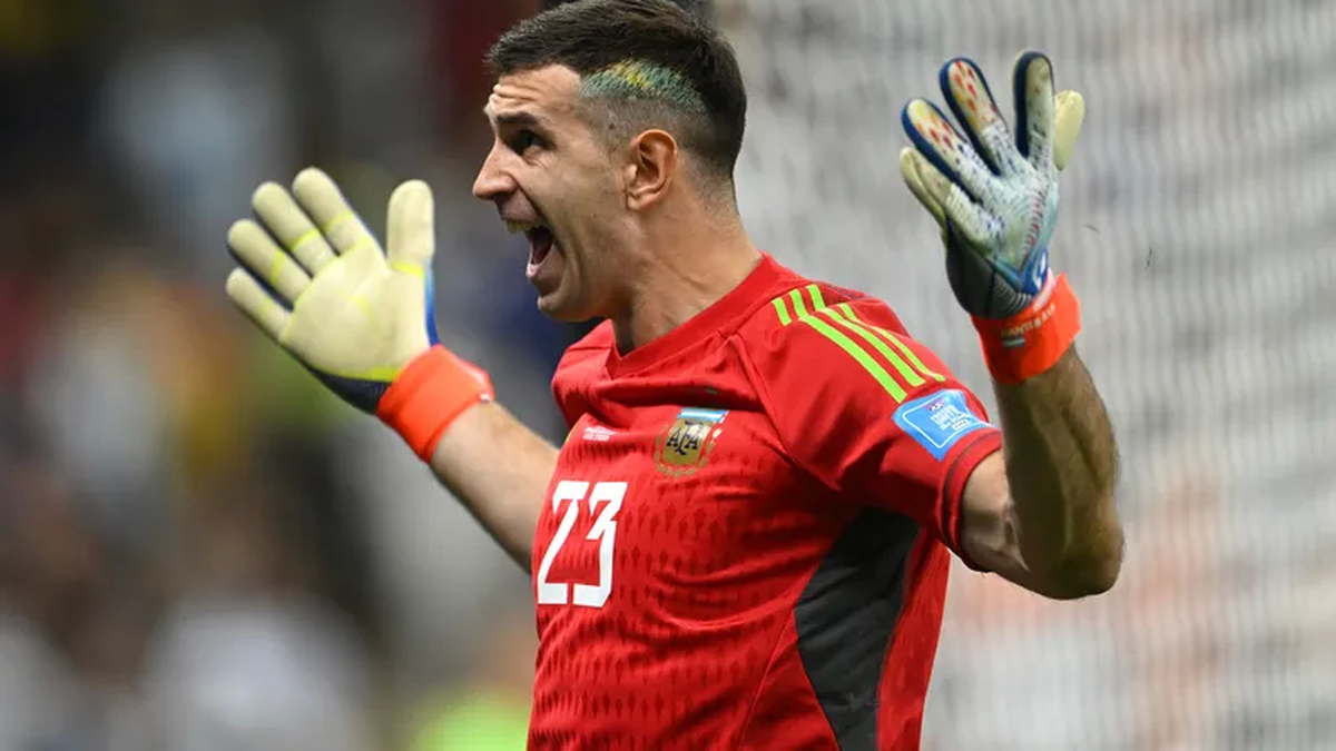 La FIFA añadió nuevas normas a la regla anti Dibu Martínez